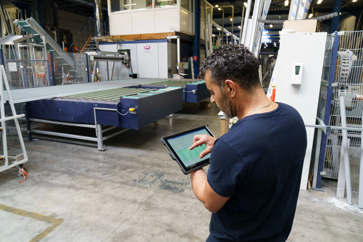 Window manufacturers Hemmar and Aluneo. | Deceuninck